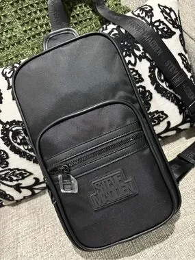 Steve Madden | Bags | Steve Madden Black Crossbody Sling Bag | Poshmark
